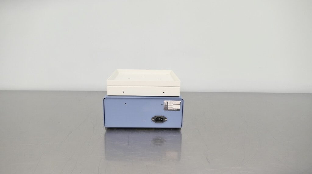 Stuart Microplate Shaker SSM5 - The Lab World Group