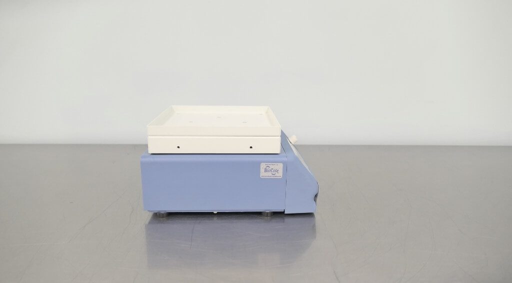 Stuart Microplate Shaker SSM5 - The Lab World Group