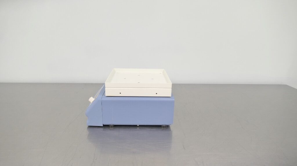 Stuart Microplate Shaker SSM5 - The Lab World Group