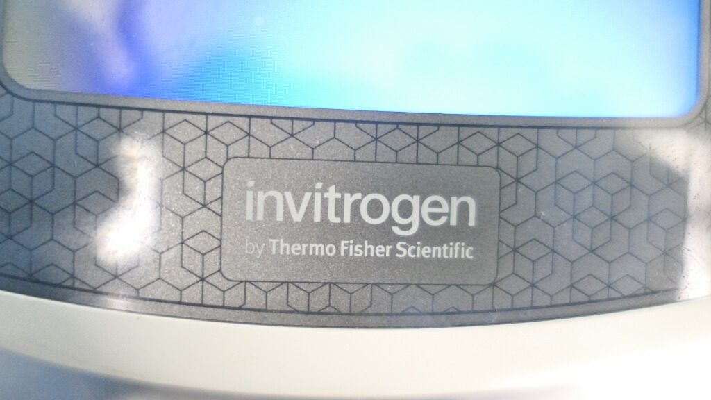 Qubit 3.0 Fluorometer - The Lab World Group