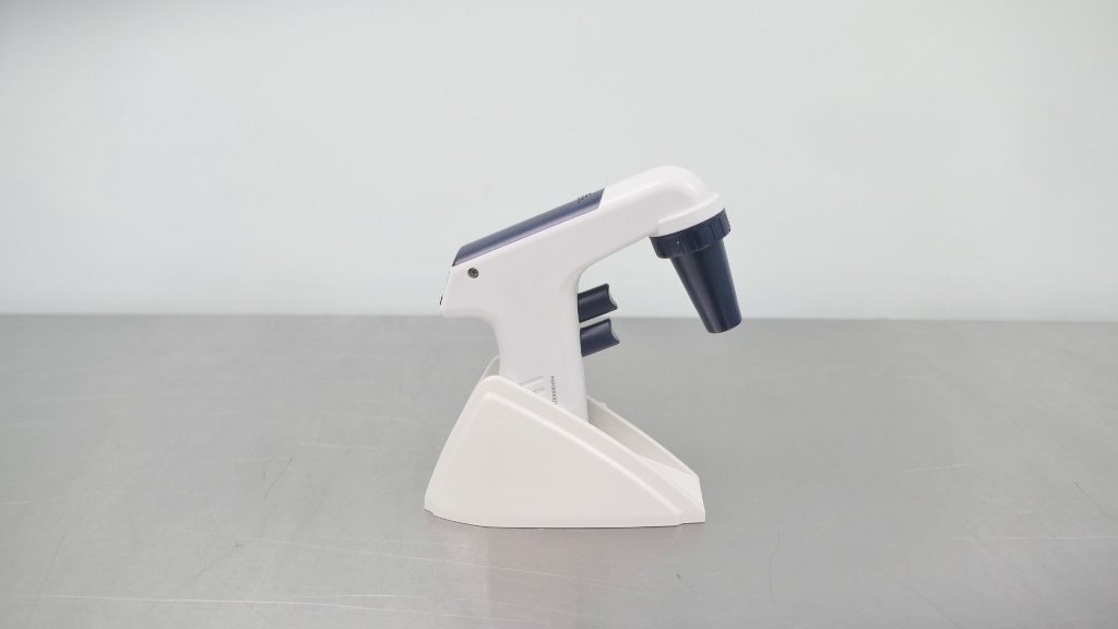 Scilogex Levo Plus Motorized Pipette Filler - The Lab World Group