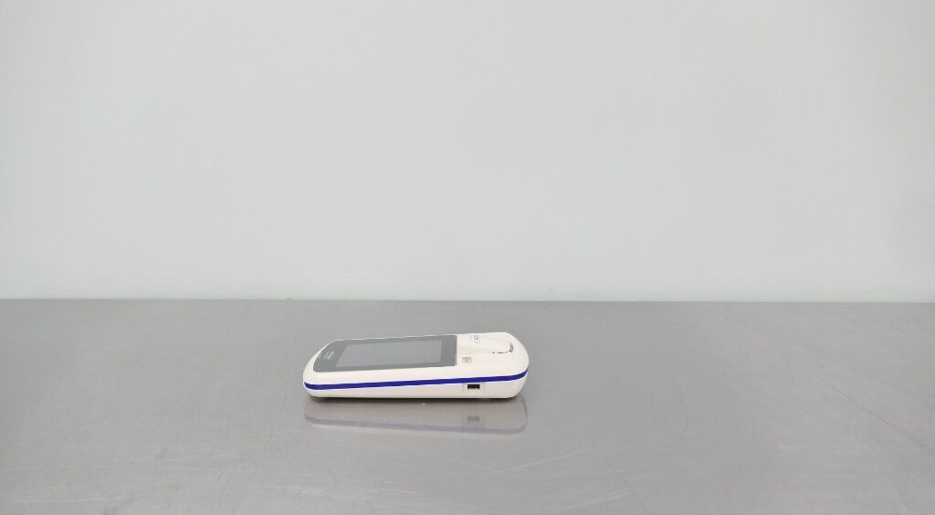 Qubit 3.0 Fluorometer - The Lab World Group