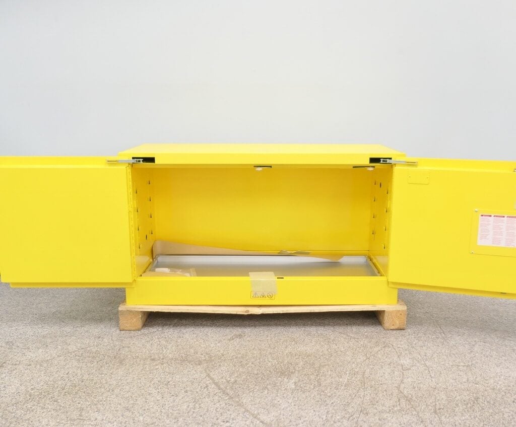 Justrite Flammable Cabinet 15G - Unused - The Lab World Group