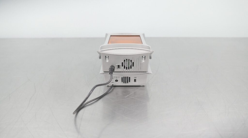 Invitrogen E Gel iBase - The Lab World Group