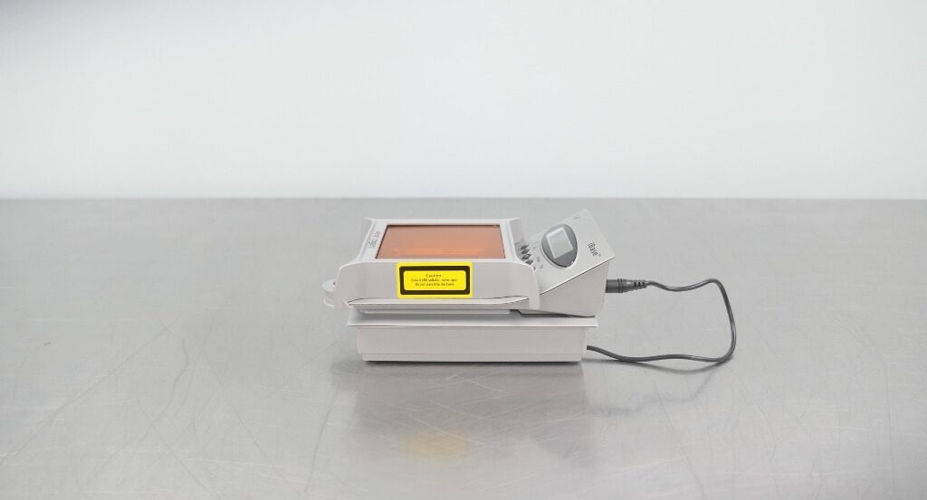 Invitrogen E Gel iBase - The Lab World Group