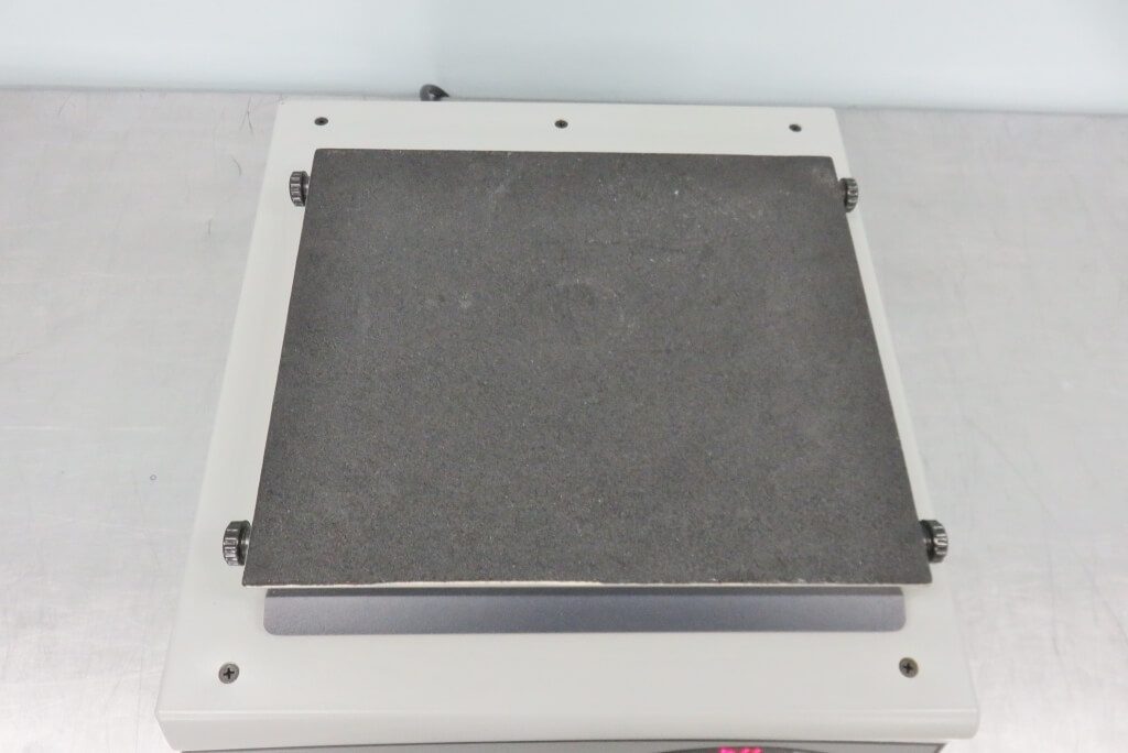 New Brunswick Platform Shaker Excella E2 - The Lab World Group