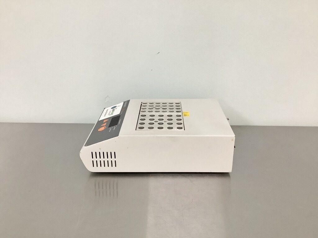 Corning LSE Digital Dry Bath - The Lab World Group