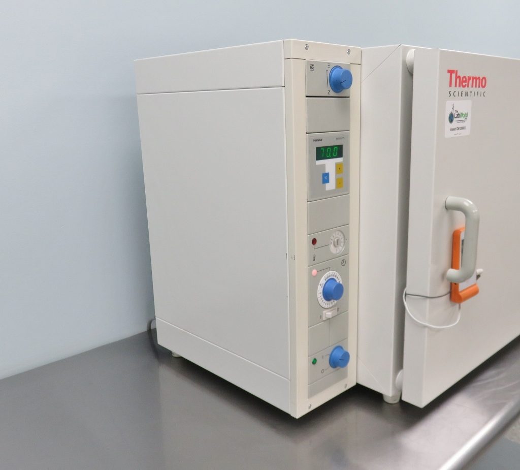 Thermo Heraeus Incubator - The Lab World Group