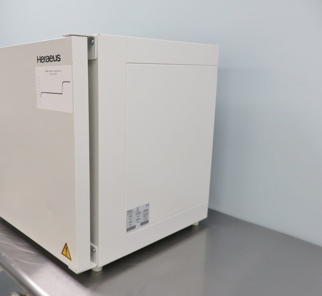 Thermo Heraeus Incubator - The Lab World Group