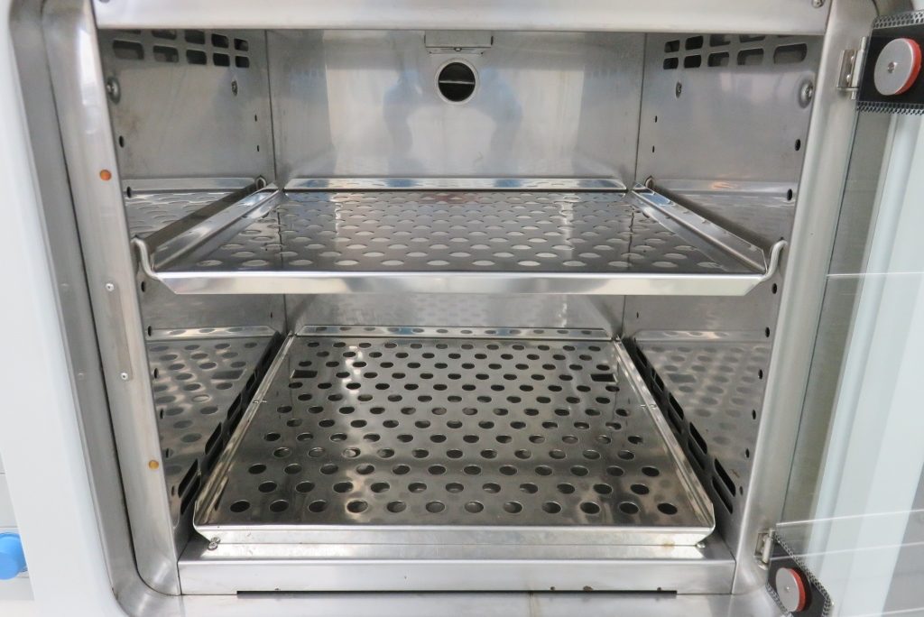 Thermo Heraeus Incubator - The Lab World Group