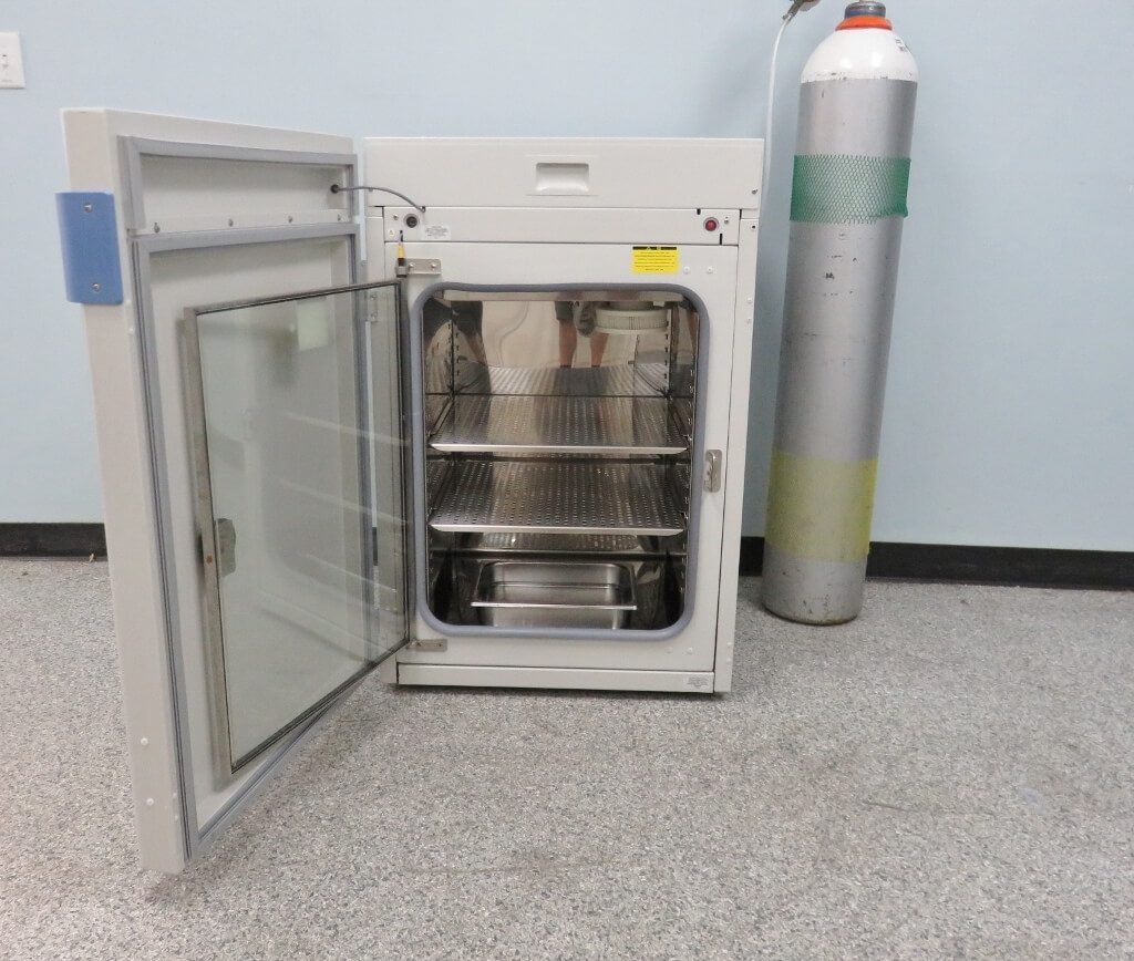 Thermo Forma Series 3 Water Jacket CO2 Incubator