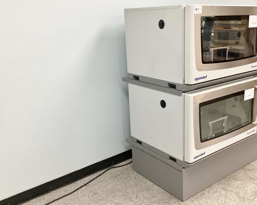 Eppendorf Innova Incubator Shaker S44i - The Lab World Group