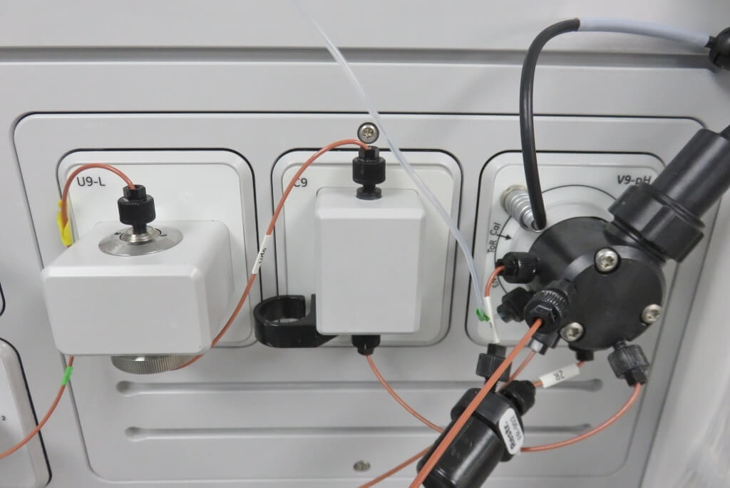 AKTA Pure 25 FPLC System - The Lab World Group