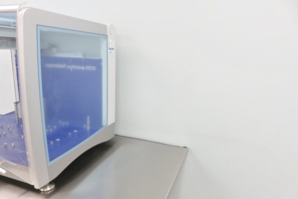 Eppendorf EpMotion 5073 Liquid Handler - The Lab World Group