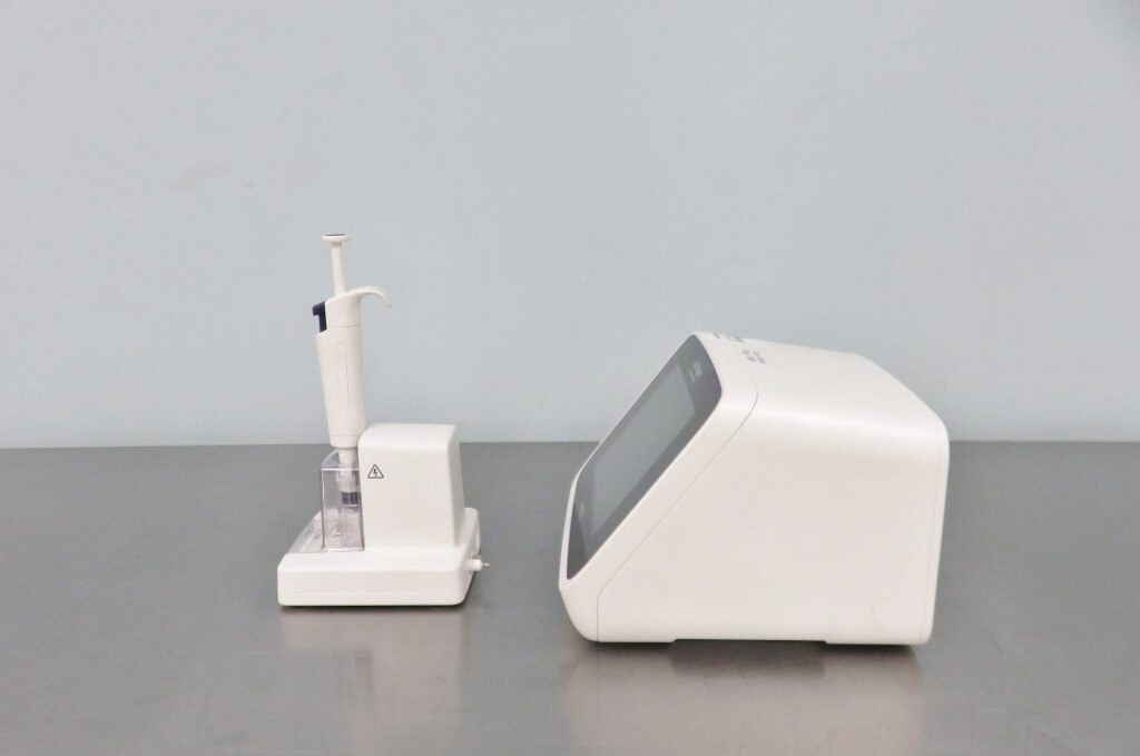 Invitrogen Neon NxT Electroporation System