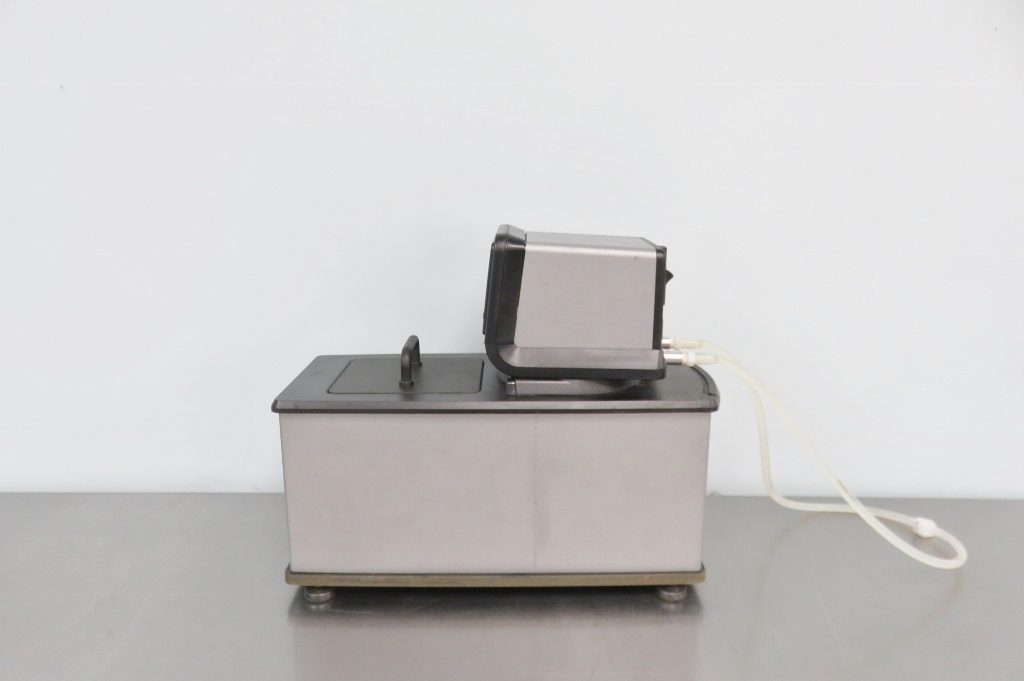 Polyscience Heated Circulating Bath 7L - The Lab World Group