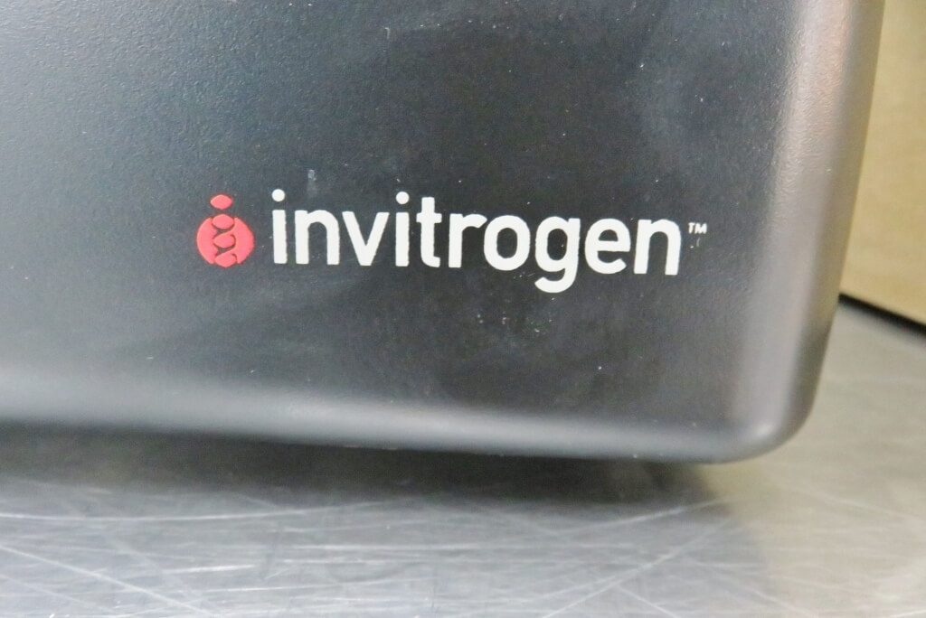 Invitrogen BenchPro 2100 Plasmid Purification System