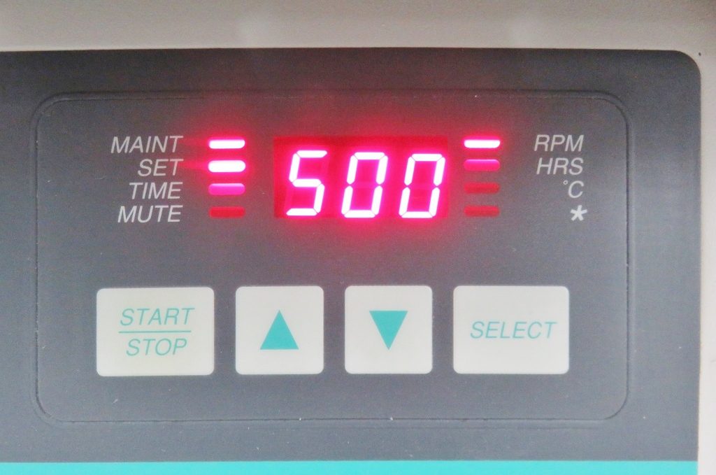 New Brunswick Innova 2350 Lab Shaker - The Lab World Group