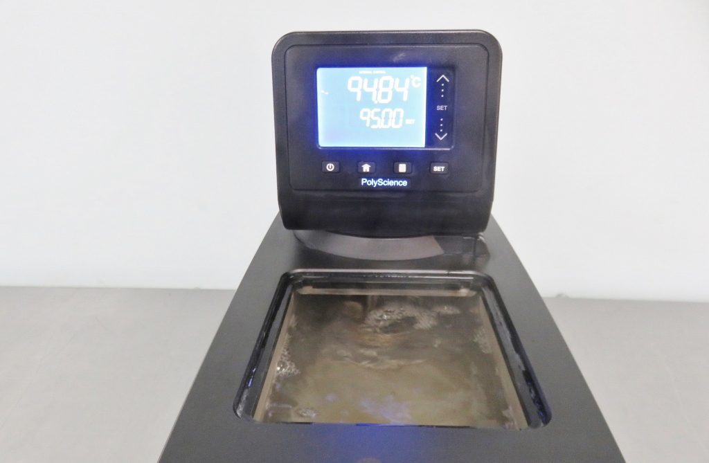 Polyscience Heated Circulating Bath 7L - The Lab World Group