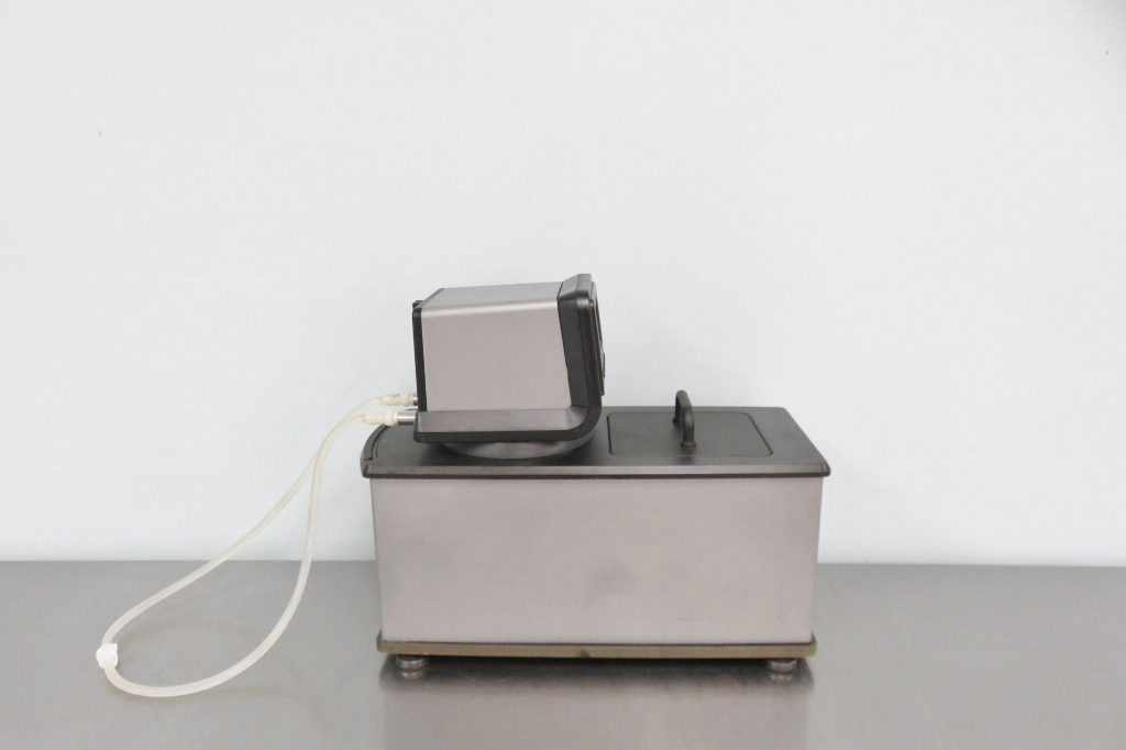 Polyscience Heated Circulating Bath 7L - The Lab World Group