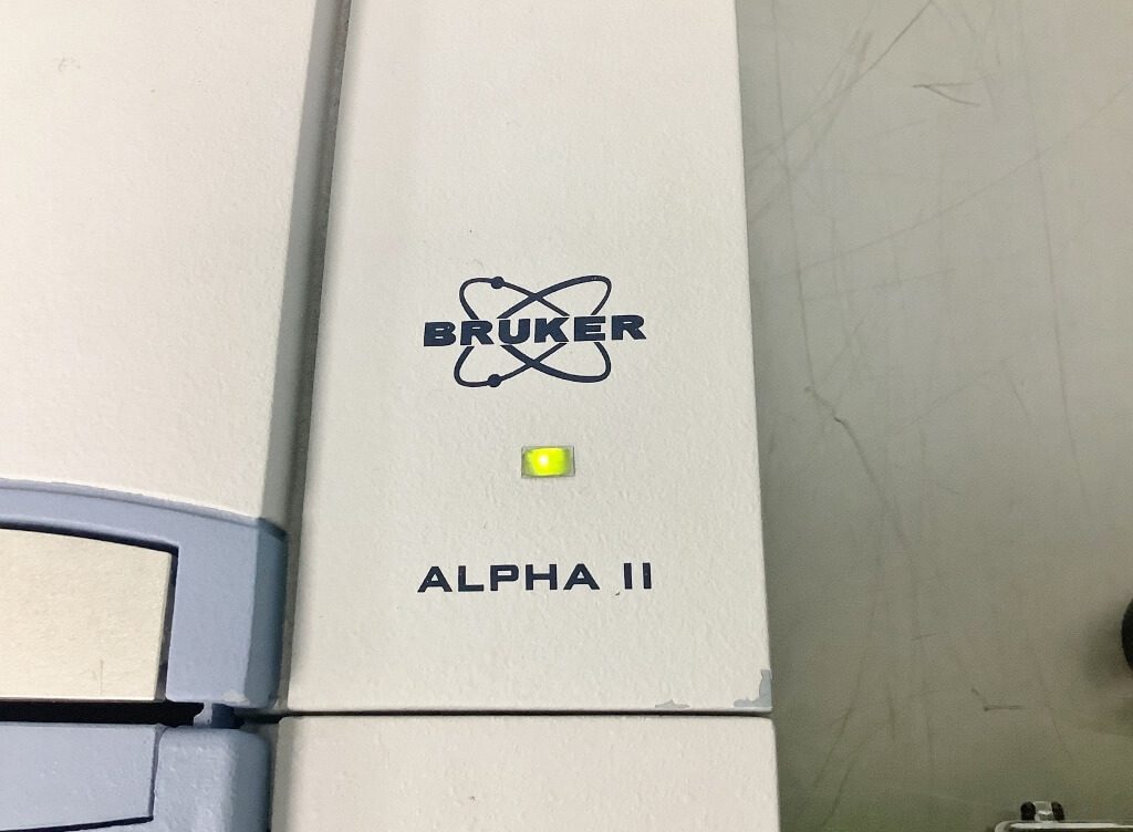 Bruker Alpha II FTIR Spectrometer - The Lab World Group