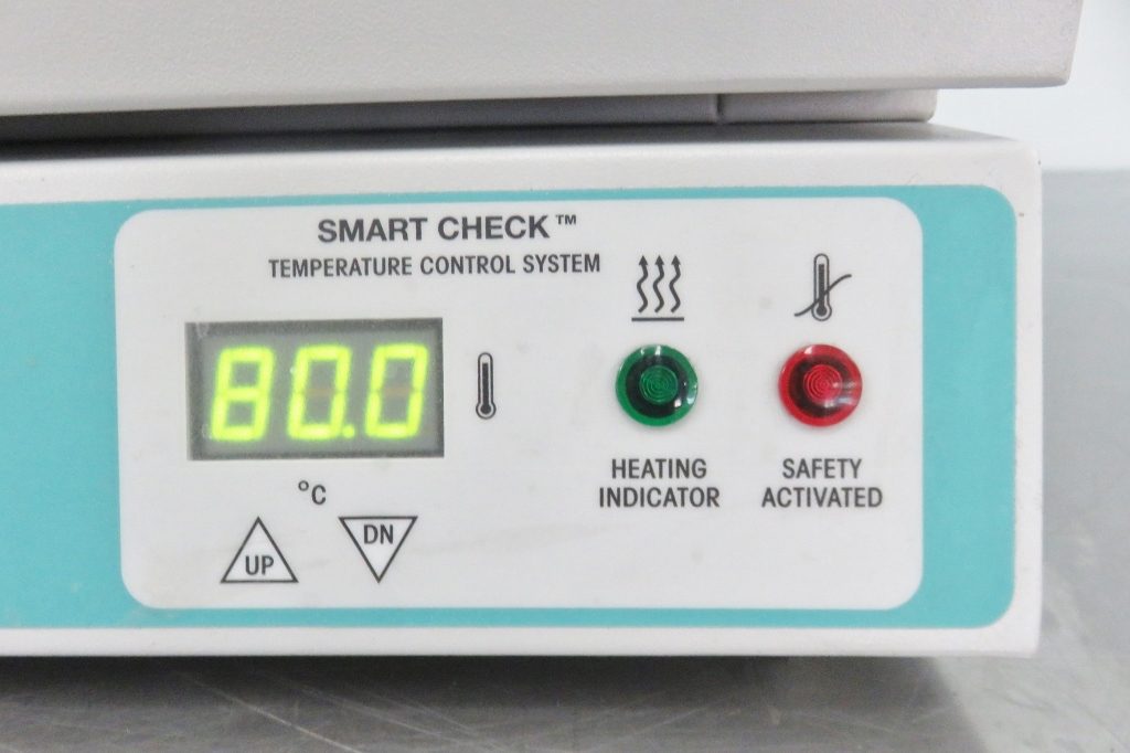 Labnet 211 DS Benchtop Incubator Shaker - The Lab World Group