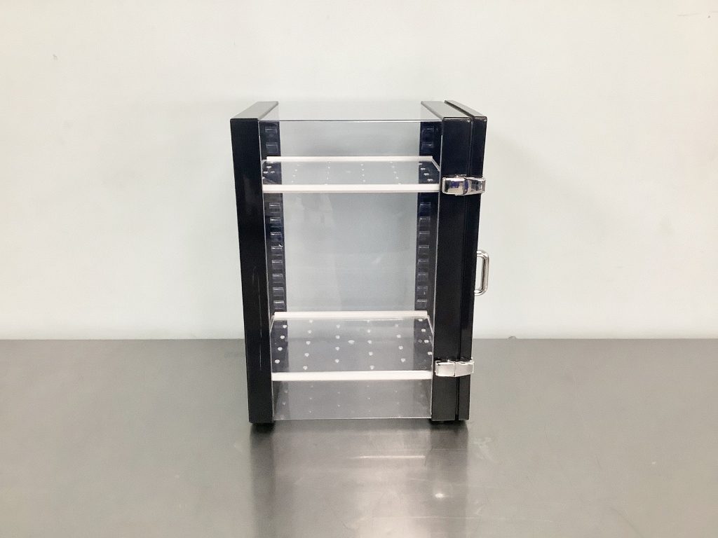 Sanplatec Dry Keeper Desiccator - The Lab World Group