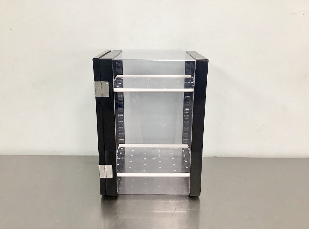 Sanplatec Dry Keeper Desiccator - The Lab World Group