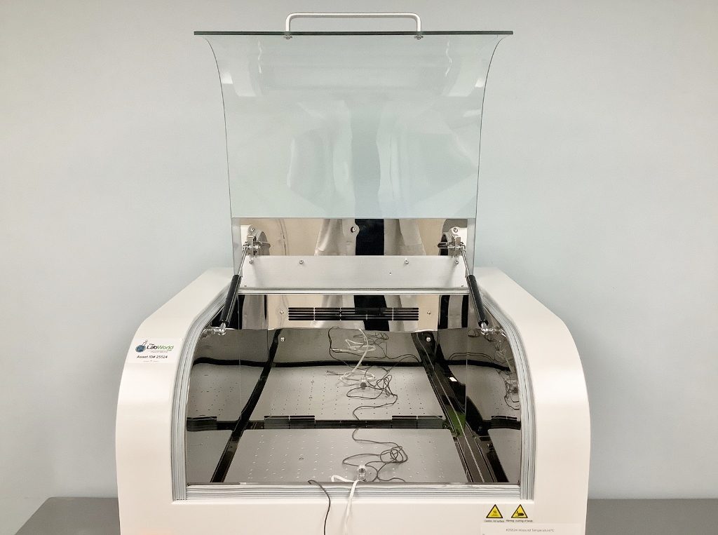 Top Hinge Incubator Shaker - The Lab World Group