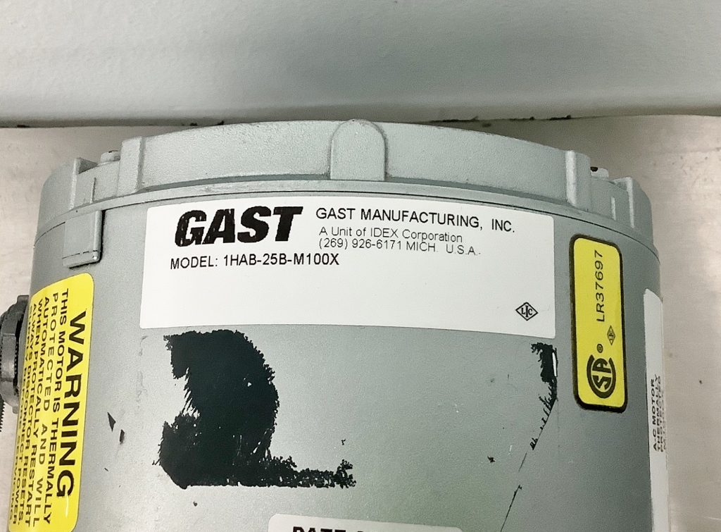 Gast M100x Vacuum Pump - The Lab World Group