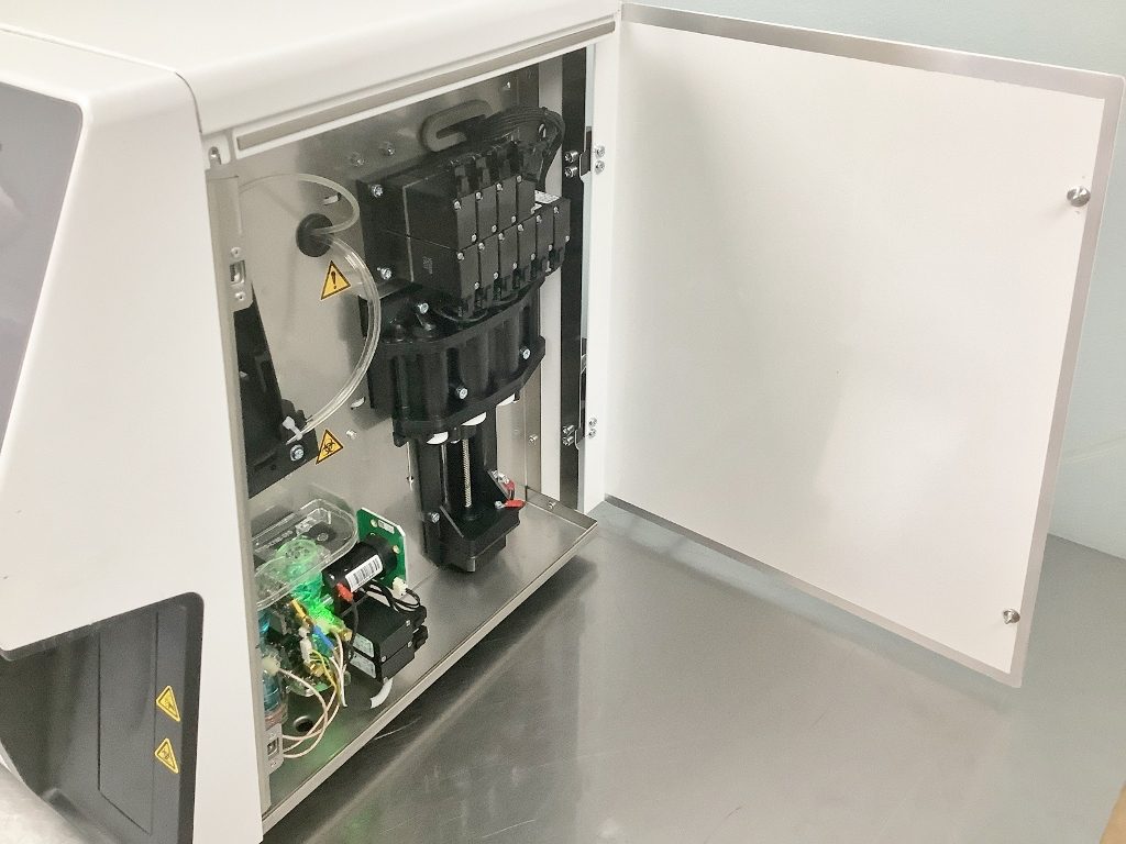 Beckman Coulter DxH 520 Hematology Analyzer - LabWorldGroup