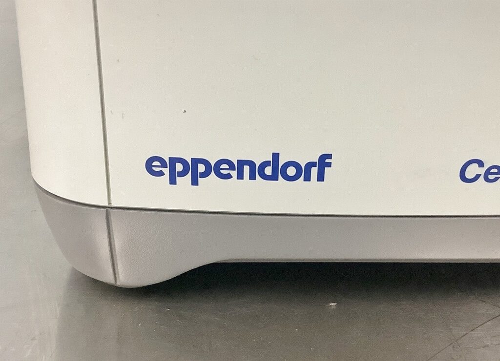 Eppendorf 5425 Centrifuge - The Lab World Group
