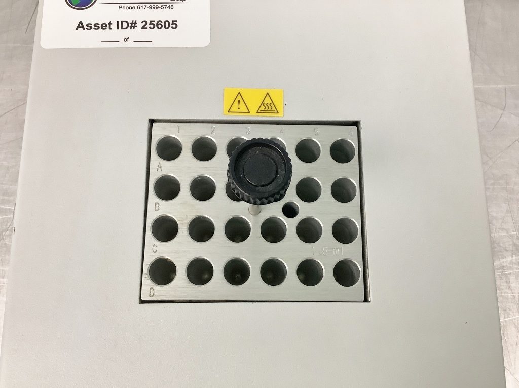 Labnet AccuBlock Digital Dry Bath D1100 - The Lab World Group