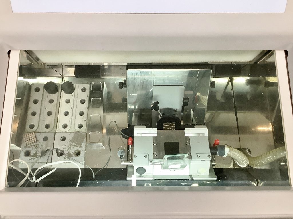Microm HM550 Cryostat - The Lab World Group