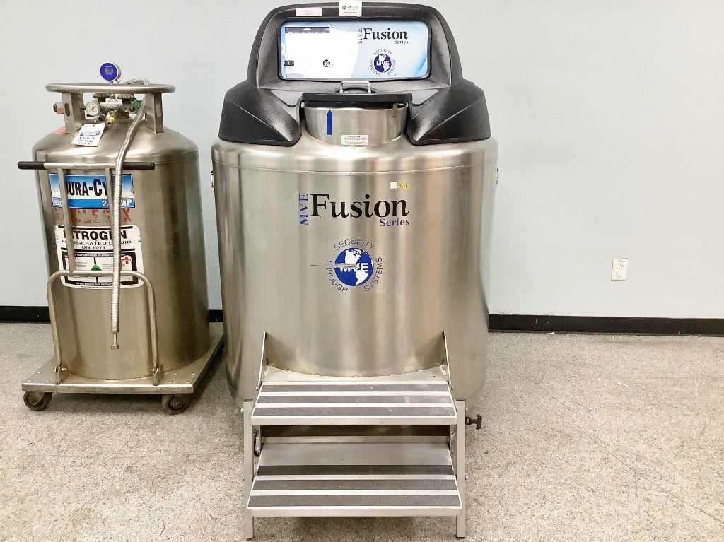 MVE Fusion 1526 Cryogenic Storage System