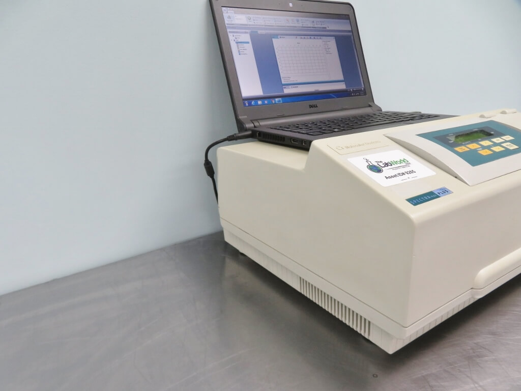 Molecular Devices SpectraMax 384 Plus Microplate Reader