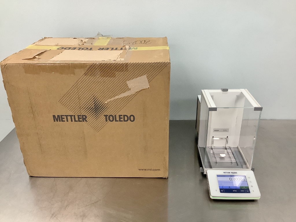 Mettler Toledo XSR204 Analytical Balance - The Lab World Group